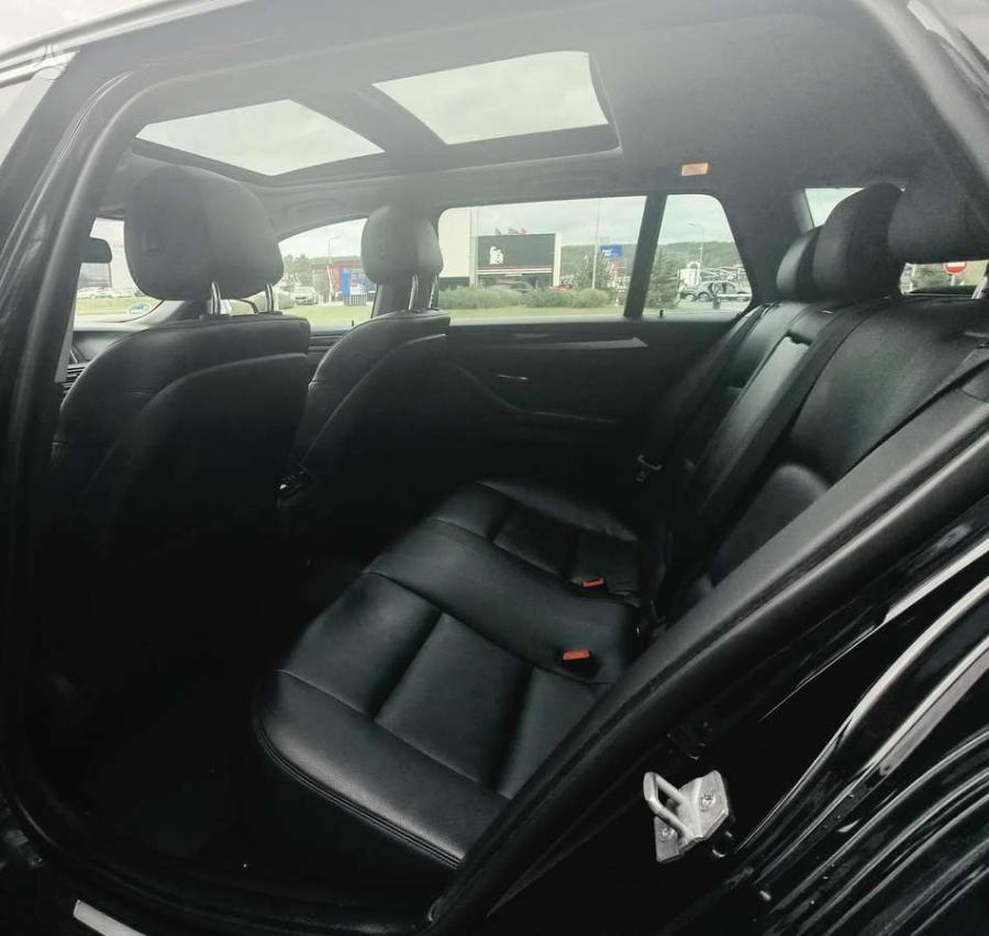Black BMW 530 2015 in Vilnius, with an engine capacity of 2.99 L and mileage of 293 thousand km for 11200 €, photo 22 on AUTOMOTO.COM.LV