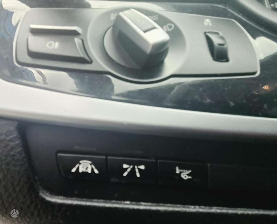 Black BMW 530 2015 in Vilnius, with an engine capacity of 2.99 L and mileage of 293 thousand km for 11200 €, photo 26 on AUTOMOTO.COM.LV