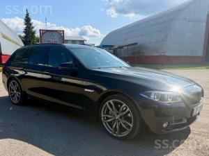 Black BMW 530 2015 in Riga, with an engine capacity of 3.00 L and mileage of 318 thousand km for 15300 €, photo 4 on AUTOMOTO.COM.LV