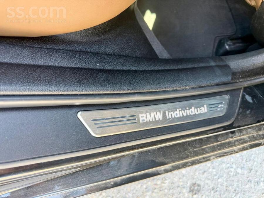 Black BMW 530 2015 in Riga, with an engine capacity of 3.00 L and mileage of 318 thousand km for 15300 €, photo 12 on AUTOMOTO.COM.LV
