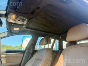 Black BMW 530 2015 in Riga, with an engine capacity of 3.00 L and mileage of 318 thousand km for 15300 €, photo 14 on AUTOMOTO.COM.LV
