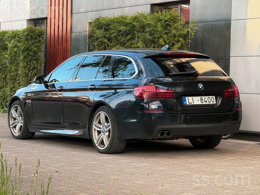 Black BMW 530 2015 in Riga, with an engine capacity of 3.00 L and mileage of 299 thousand km for 11490 €, photo 1 on AUTOMOTO.COM.LV