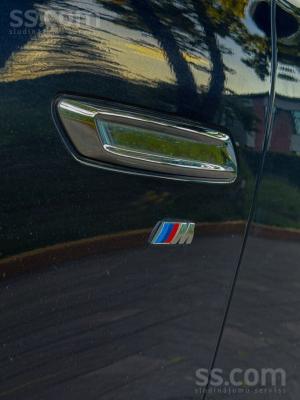 Black BMW 530 2015 in Riga, with an engine capacity of 3.00 L and mileage of 299 thousand km for 11490 €, photo 4 on AUTOMOTO.COM.LV