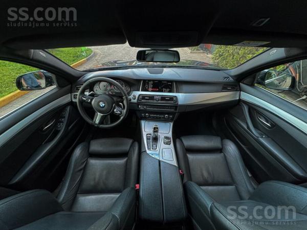 Black BMW 530 2015 in Riga, with an engine capacity of 3.00 L and mileage of 299 thousand km for 11490 €, photo 4 on AUTOMOTO.COM.LV