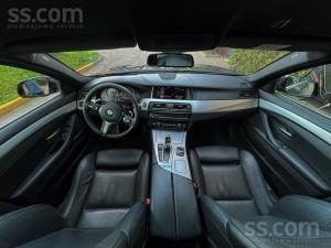 Black BMW 530 2015 in Riga, with an engine capacity of 3.00 L and mileage of 299 thousand km for 11490 €, photo 5 on AUTOMOTO.COM.LV