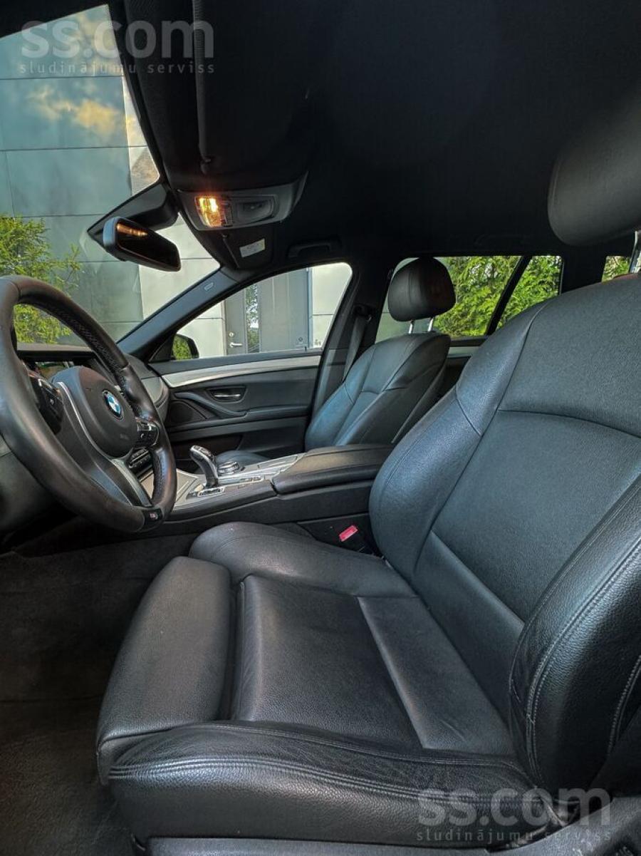 Black BMW 530 2015 in Riga, with an engine capacity of 3.00 L and mileage of 299 thousand km for 11490 €, photo 6 on AUTOMOTO.COM.LV