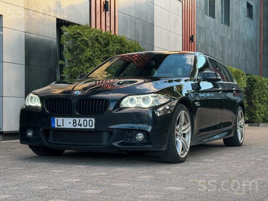 Black BMW 530 2015 in Riga, with an engine capacity of 3.00 L and mileage of 299 thousand km for 11490 €, photo 11 on AUTOMOTO.COM.LV