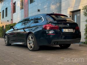 Black BMW 530 2015 in Riga, with an engine capacity of 3.00 L and mileage of 299 thousand km for 11490 €, photo 12 on AUTOMOTO.COM.LV