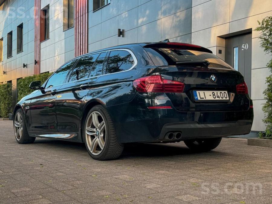 Black BMW 530 2015 in Riga, with an engine capacity of 3.00 L and mileage of 299 thousand km for 11490 €, photo 12 on AUTOMOTO.COM.LV