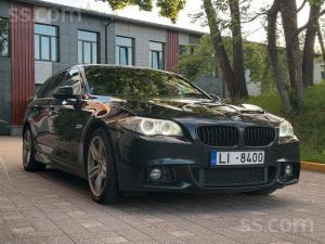 Black BMW 530 2015 in Riga, with an engine capacity of 3.00 L and mileage of 299 thousand km for 11490 €, photo 13 on AUTOMOTO.COM.LV