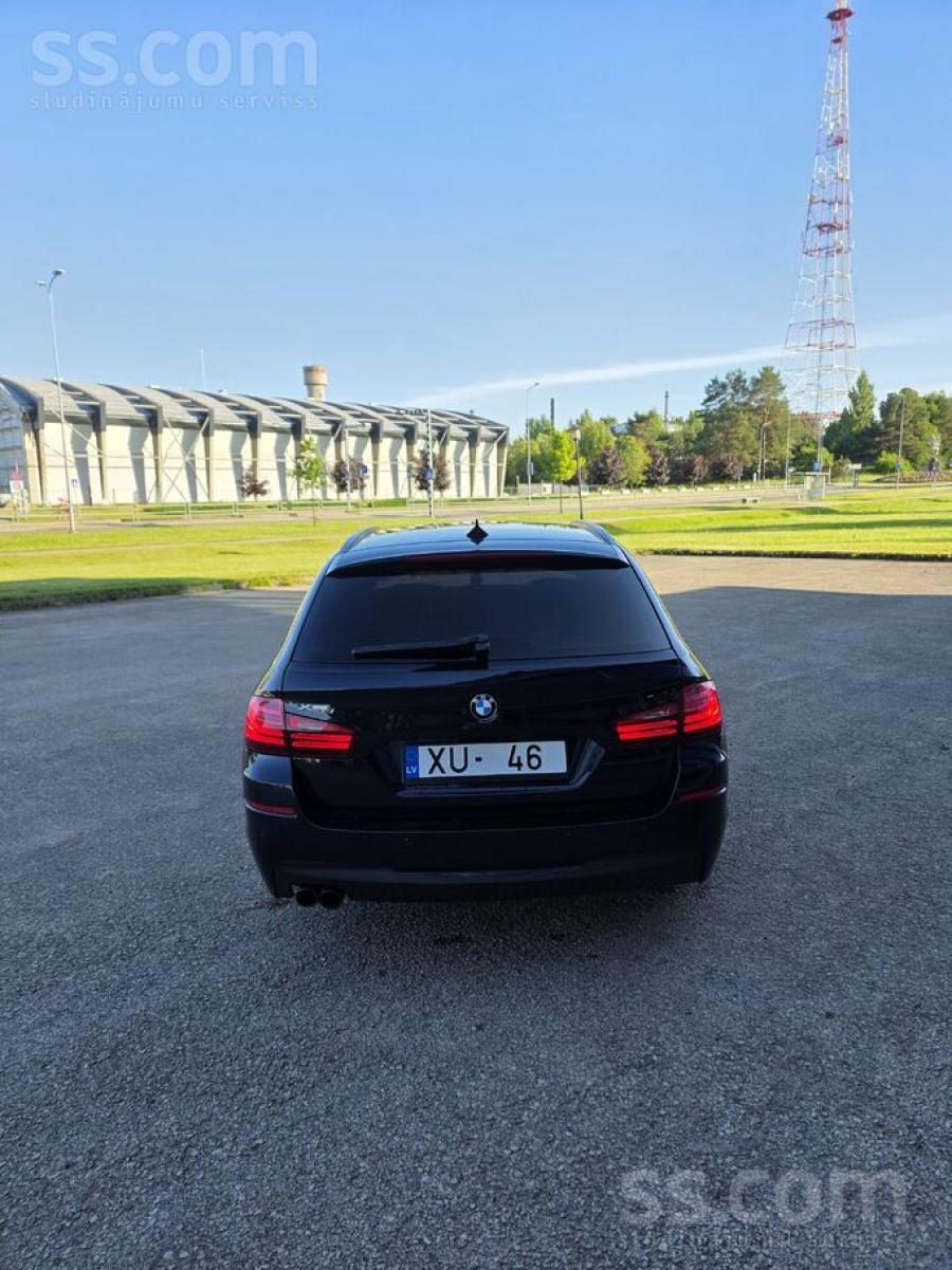 Black BMW 530 2015 in Valmiera, with an engine capacity of 3.00 L and mileage of 395 thousand km for 13200 €, photo 5 on AUTOMOTO.COM.LV