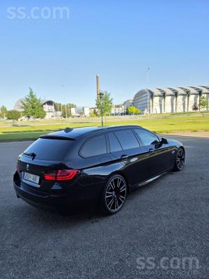 Black BMW 530 2015 in Valmiera, with an engine capacity of 3.00 L and mileage of 395 thousand km for 13200 €, photo 6 on AUTOMOTO.COM.LV