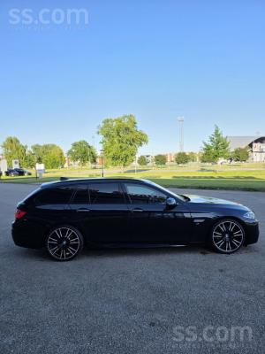 Black BMW 530 2015 in Valmiera, with an engine capacity of 3.00 L and mileage of 395 thousand km for 13200 €, photo 7 on AUTOMOTO.COM.LV