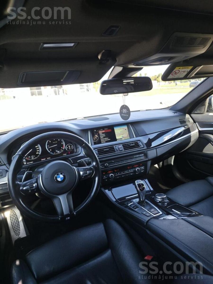Black BMW 530 2015 in Valmiera, with an engine capacity of 3.00 L and mileage of 395 thousand km for 13200 €, photo 11 on AUTOMOTO.COM.LV