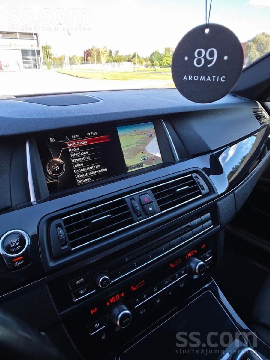 Black BMW 530 2015 in Valmiera, with an engine capacity of 3.00 L and mileage of 395 thousand km for 13200 €, photo 13 on AUTOMOTO.COM.LV