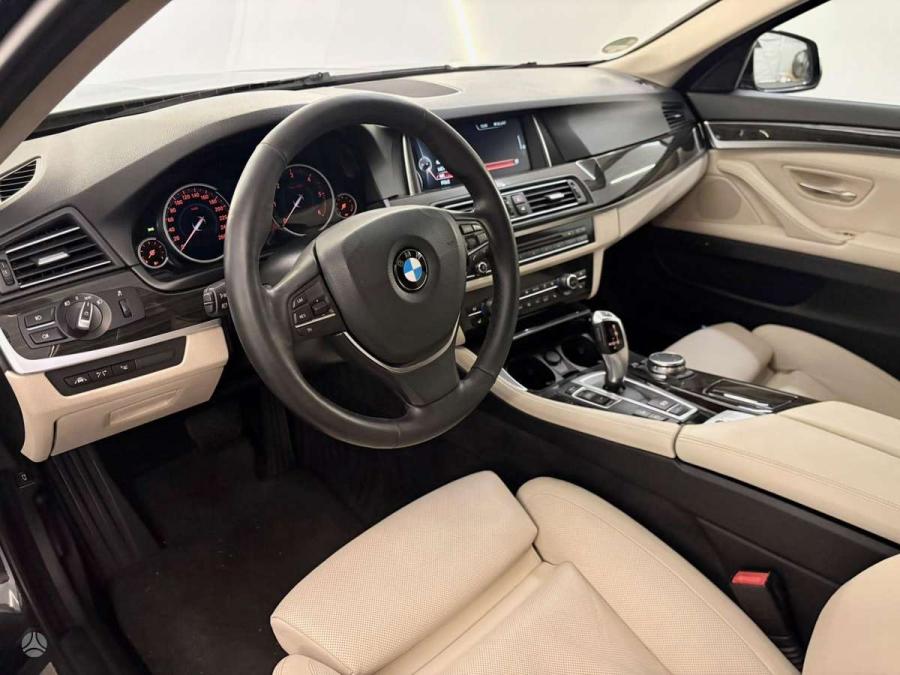 Black BMW 530 2015 in Marijampole, with an engine capacity of 2.99 L and mileage of 213 thousand km for 11850 €, photo 3 on AUTOMOTO.COM.LV