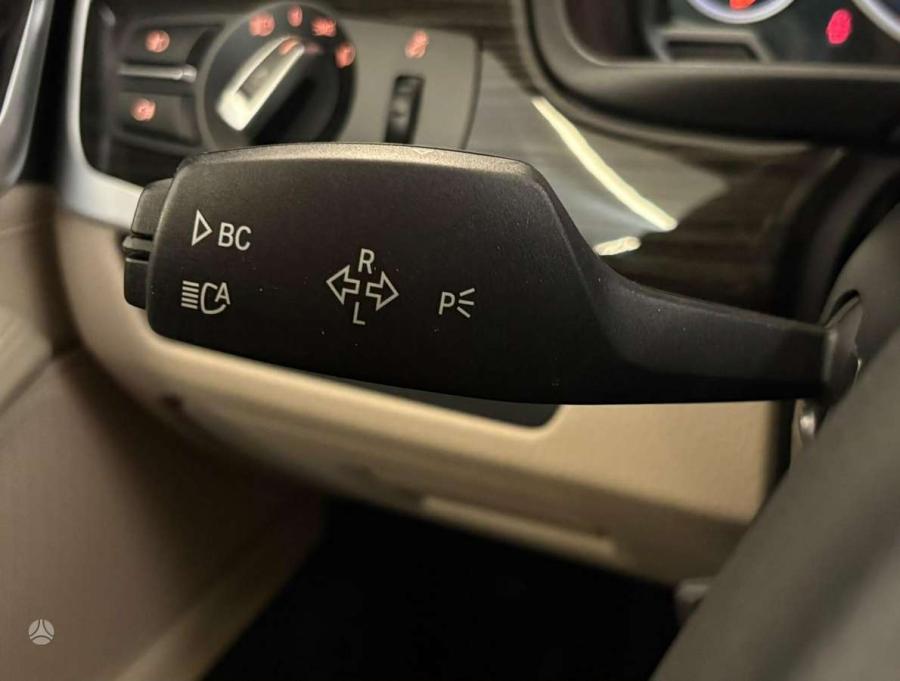 Black BMW 530 2015 in Marijampole, with an engine capacity of 2.99 L and mileage of 213 thousand km for 11850 €, photo 10 on AUTOMOTO.COM.LV