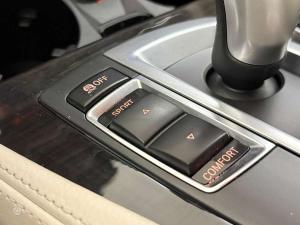 Black BMW 530 2015 in Marijampole, with an engine capacity of 2.99 L and mileage of 213 thousand km for 11850 €, photo 11 on AUTOMOTO.COM.LV