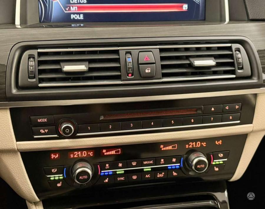 Black BMW 530 2015 in Marijampole, with an engine capacity of 2.99 L and mileage of 213 thousand km for 11850 €, photo 12 on AUTOMOTO.COM.LV