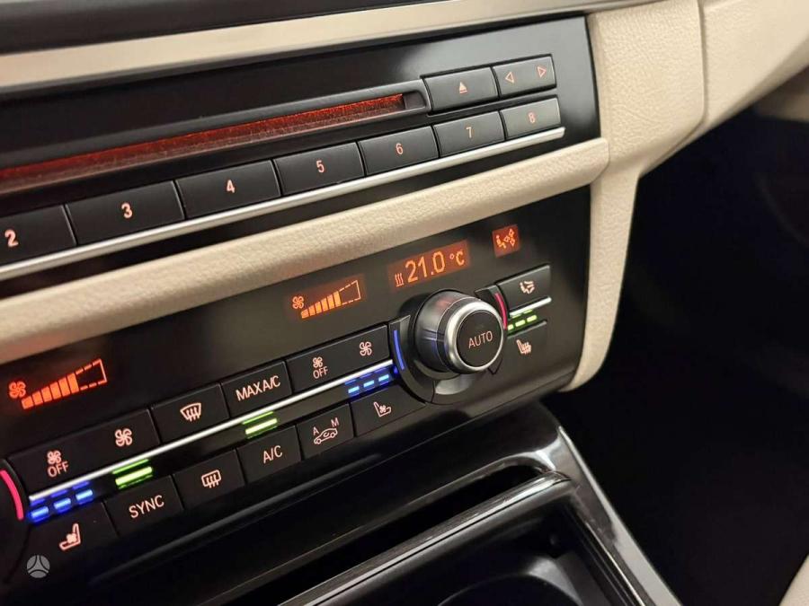 Black BMW 530 2015 in Marijampole, with an engine capacity of 2.99 L and mileage of 213 thousand km for 11850 €, photo 16 on AUTOMOTO.COM.LV