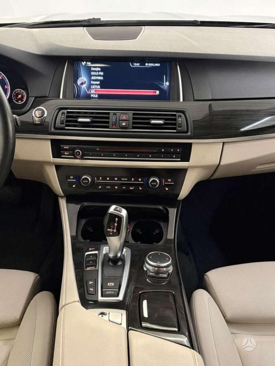 Black BMW 530 2015 in Marijampole, with an engine capacity of 2.99 L and mileage of 213 thousand km for 11850 €, photo 18 on AUTOMOTO.COM.LV
