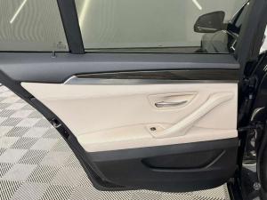 Black BMW 530 2015 in Marijampole, with an engine capacity of 2.99 L and mileage of 213 thousand km for 11850 €, photo 20 on AUTOMOTO.COM.LV