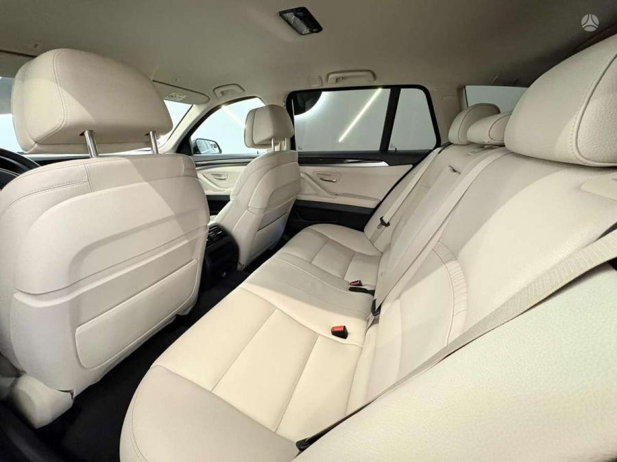 Black BMW 530 2015 in Marijampole, with an engine capacity of 2.99 L and mileage of 213 thousand km for 11850 €, photo 21 on AUTOMOTO.COM.LV