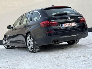 Black BMW 530 2016 in Riga, with an engine capacity of 3.00 L and mileage of 274 thousand km for 13850 €, photo 3 on AUTOMOTO.COM.LV