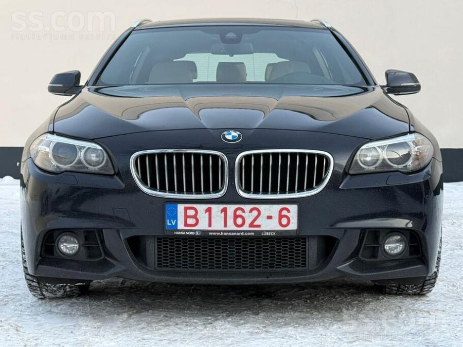 Black BMW 530 2016 in Riga, with an engine capacity of 3.00 L and mileage of 274 thousand km for 13850 €, photo 9 on AUTOMOTO.COM.LV