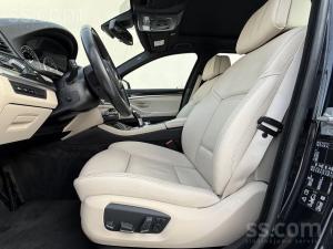 Black BMW 530 2016 in Riga, with an engine capacity of 3.00 L and mileage of 274 thousand km for 13850 €, photo 13 on AUTOMOTO.COM.LV
