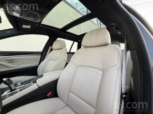 Black BMW 530 2016 in Riga, with an engine capacity of 3.00 L and mileage of 274 thousand km for 13850 €, photo 15 on AUTOMOTO.COM.LV