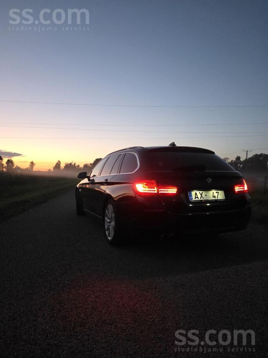 Black BMW 530 2016 in Riga, with an engine capacity of 3.00 L and mileage of 257 thousand km for 13500 €, photo 4 on AUTOMOTO.COM.LV