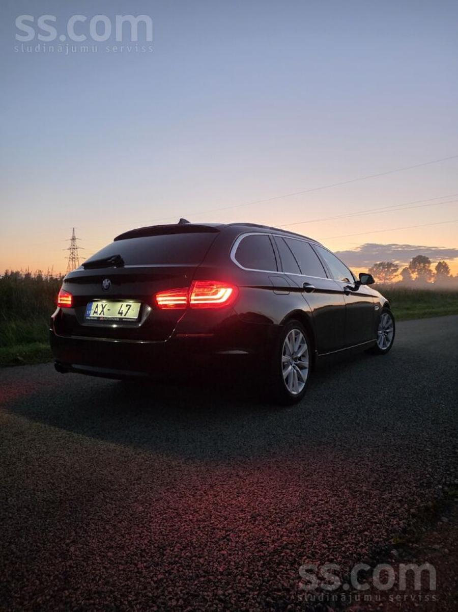 Black BMW 530 2016 in Riga, with an engine capacity of 3.00 L and mileage of 257 thousand km for 13500 €, photo 5 on AUTOMOTO.COM.LV