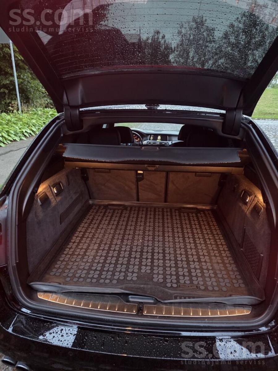 Black BMW 530 2016 in Riga, with an engine capacity of 3.00 L and mileage of 257 thousand km for 13500 €, photo 6 on AUTOMOTO.COM.LV