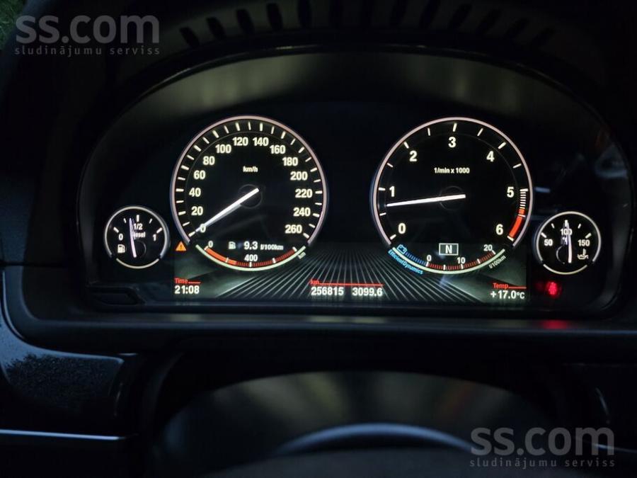 Black BMW 530 2016 in Riga, with an engine capacity of 3.00 L and mileage of 257 thousand km for 13500 €, photo 9 on AUTOMOTO.COM.LV
