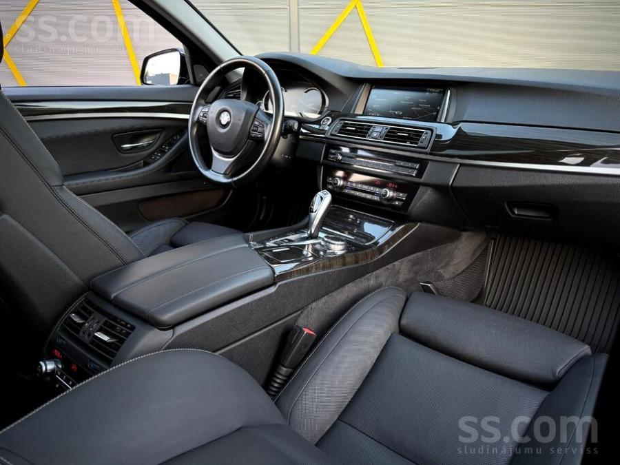 Black BMW 530 2016 in Riga, with an engine capacity of 3.00 L and mileage of 0 thousand km for 11900 €, photo 11 on AUTOMOTO.COM.LV
