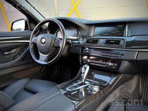 Black BMW 530 2016 in Riga, with an engine capacity of 3.00 L and mileage of 0 thousand km for 11900 €, photo 12 on AUTOMOTO.COM.LV