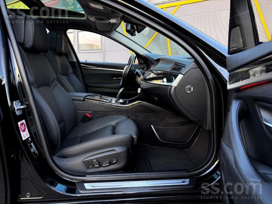 Black BMW 530 2016 in Riga, with an engine capacity of 3.00 L and mileage of 0 thousand km for 11900 €, photo 15 on AUTOMOTO.COM.LV