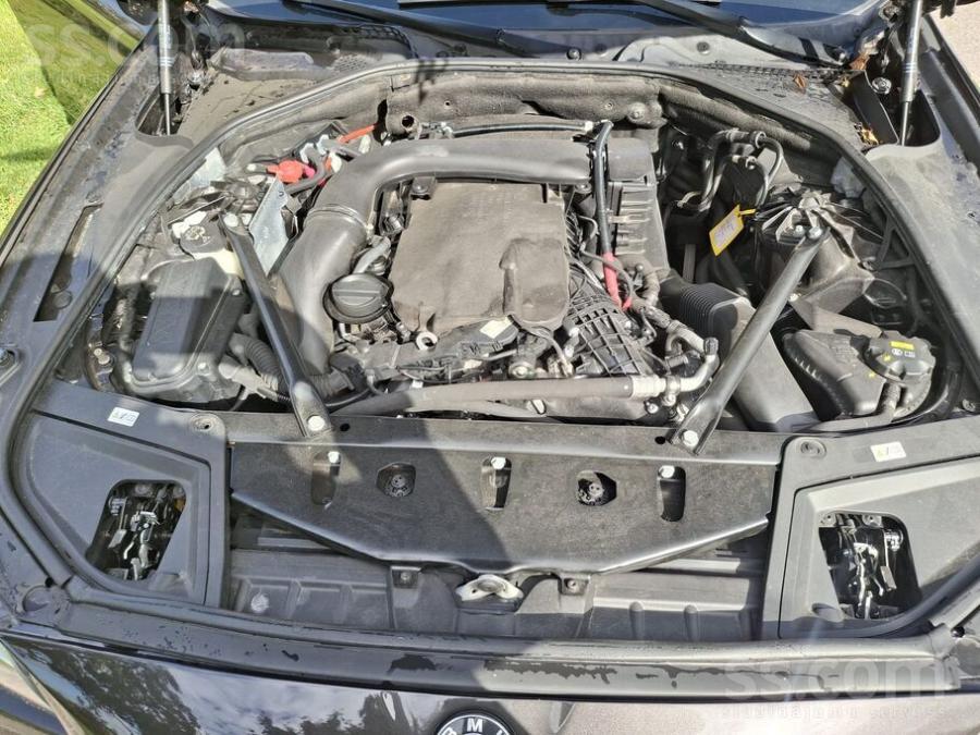 Black BMW 530 2016 in Daugavpils, with an engine capacity of 3.00 L and mileage of 288 thousand km for 16900 €, photo 7 on AUTOMOTO.COM.LV