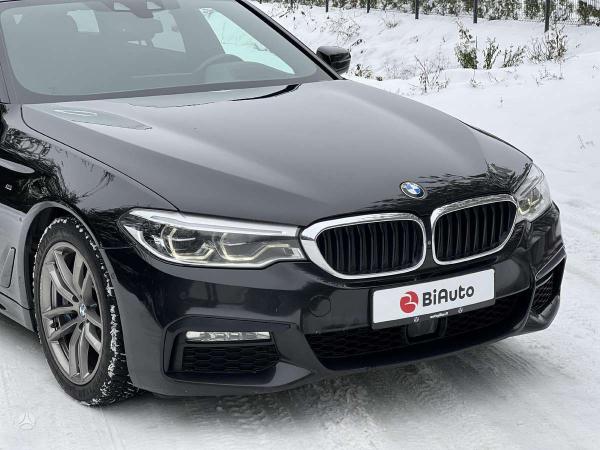 Black BMW 530 2017 in Utena, with an engine capacity of 2.99 L and mileage of 265 thousand km for 20950 €, photo 5 on AUTOMOTO.COM.LV