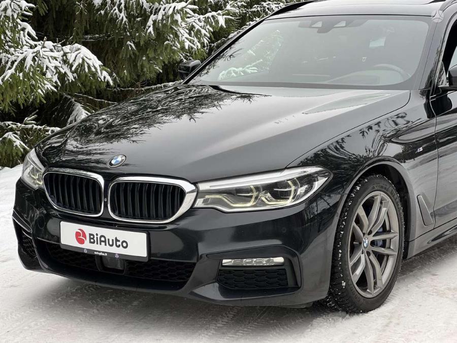 Black BMW 530 2017 in Utena, with an engine capacity of 2.99 L and mileage of 265 thousand km for 20950 €, photo 8 on AUTOMOTO.COM.LV