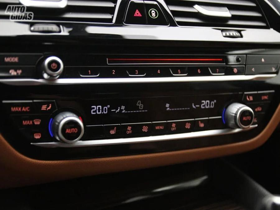 Black BMW 530 2017 in Vilnius, with an engine capacity of 3.00 L and mileage of 195 thousand km for 21899 €, photo 21 on AUTOMOTO.COM.LV