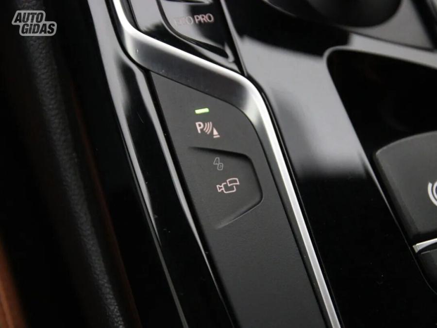 Black BMW 530 2017 in Vilnius, with an engine capacity of 3.00 L and mileage of 195 thousand km for 21899 €, photo 32 on AUTOMOTO.COM.LV