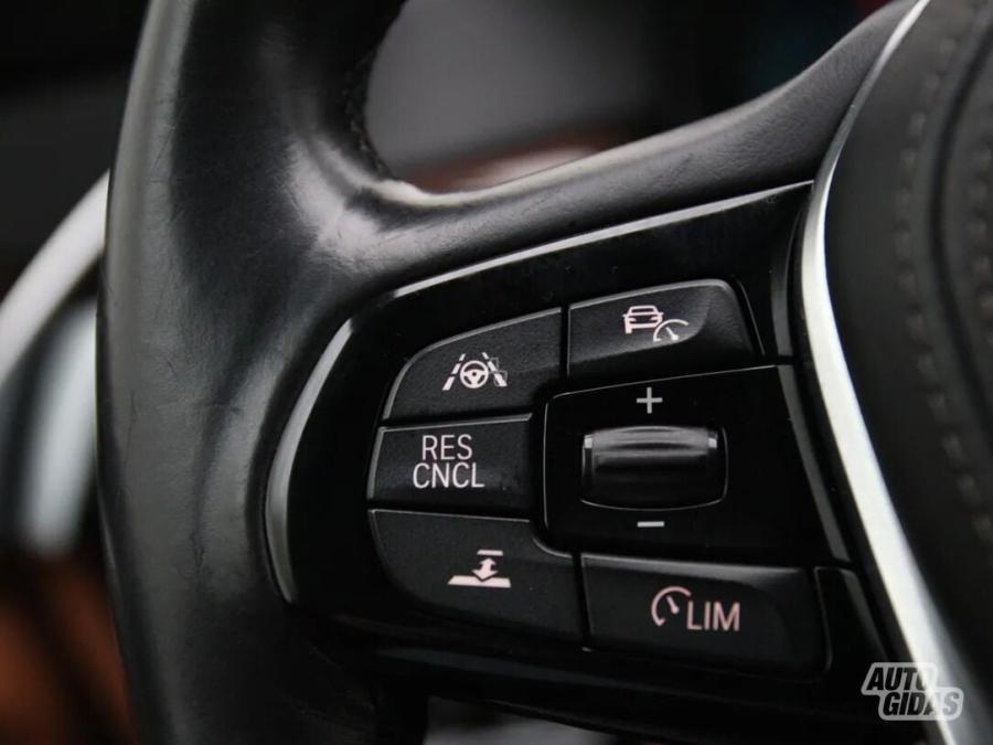 Black BMW 530 2017 in Vilnius, with an engine capacity of 3.00 L and mileage of 195 thousand km for 21899 €, photo 35 on AUTOMOTO.COM.LV