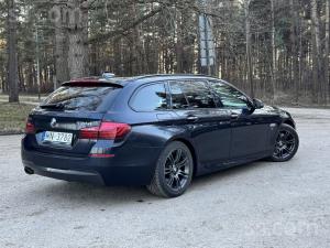 Black BMW 530 2017 in Riga, with an engine capacity of 3.00 L and mileage of 271 thousand km for 11500 €, photo 6 on AUTOMOTO.COM.LV