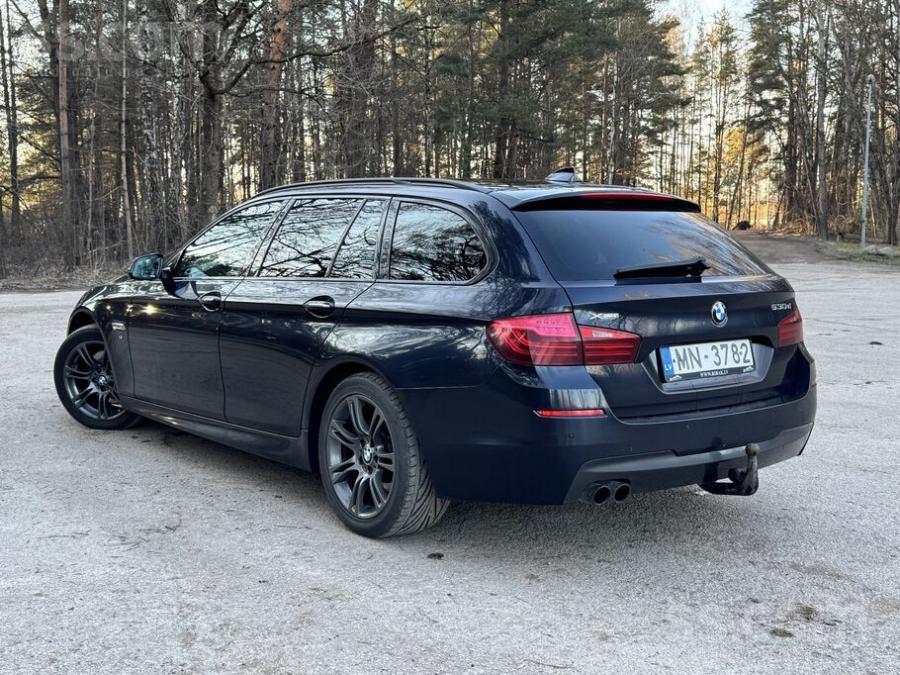 Black BMW 530 2017 in Riga, with an engine capacity of 3.00 L and mileage of 271 thousand km for 11500 €, photo 8 on AUTOMOTO.COM.LV