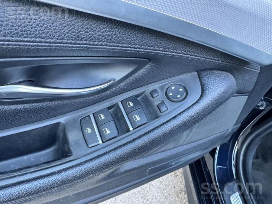 Black BMW 530 2017 in Riga, with an engine capacity of 3.00 L and mileage of 271 thousand km for 11500 €, photo 17 on AUTOMOTO.COM.LV