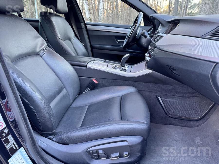 Black BMW 530 2017 in Riga, with an engine capacity of 3.00 L and mileage of 271 thousand km for 11500 €, photo 34 on AUTOMOTO.COM.LV