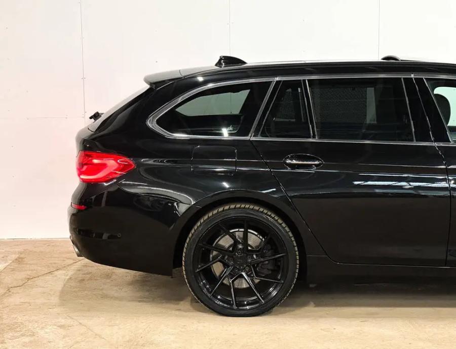 Melns BMW 530 2017 Jūrmala, ar dzinēja tilpumu 3.00 L un nobraukumu 218 tūkst. km par 19995 €, foto 17 vietnē AUTOMOTO.COM.LV