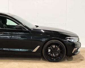 Melns BMW 530 2017 Jūrmala, ar dzinēja tilpumu 3.00 L un nobraukumu 218 tūkst. km par 19995 €, foto 18 vietnē AUTOMOTO.COM.LV
